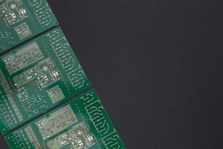 Chips for Autonomous Systems: How Embedded AI Optimizes Edge Decisions ...